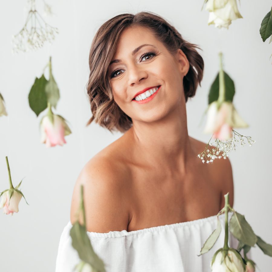 Soft, Chic, and Confident: How to Make Short Hair Look More Feminine ...