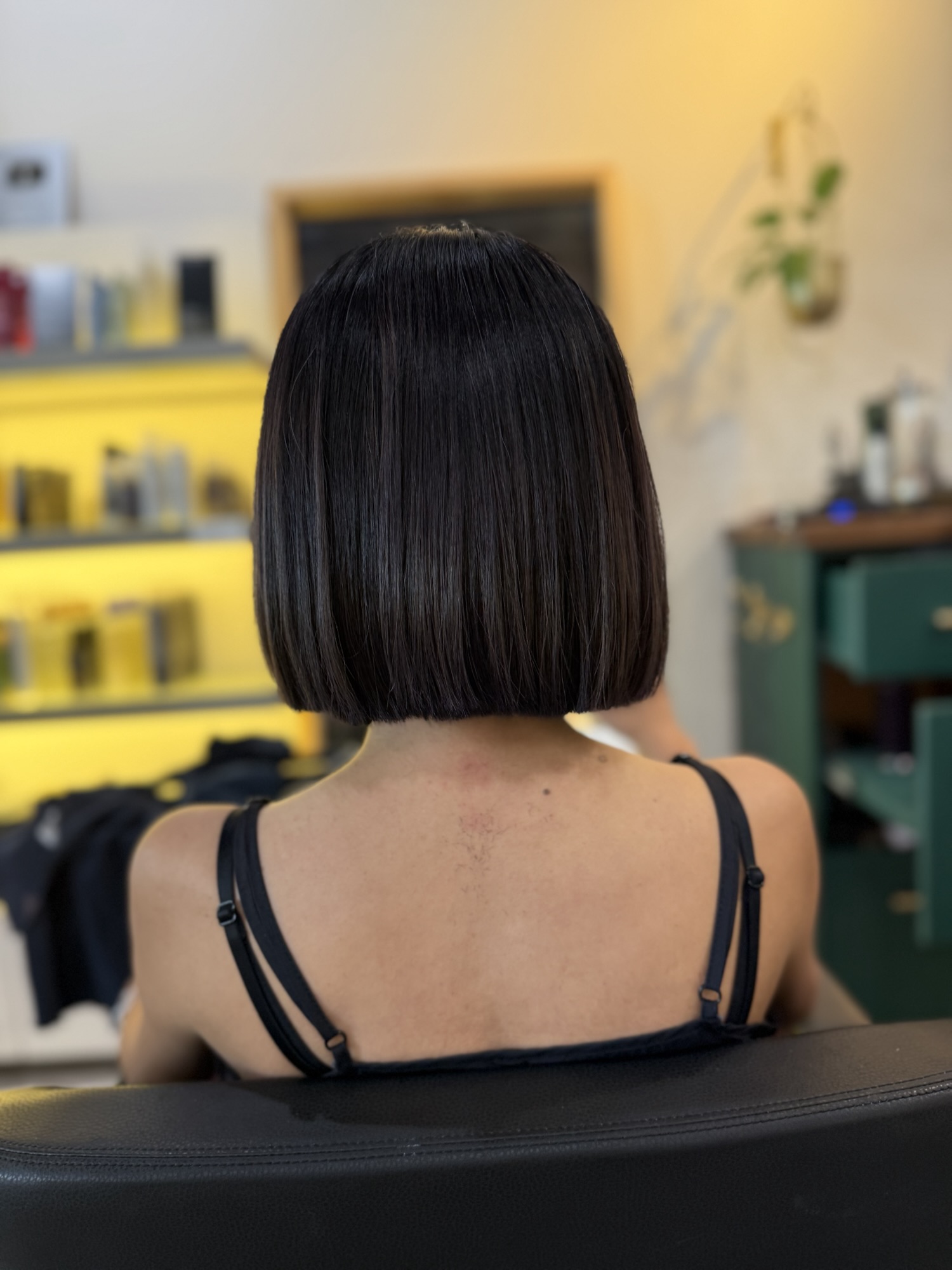 Stunning Blunt Bob Haircut: Transform Your Look – Aveda Theory Hair Salon